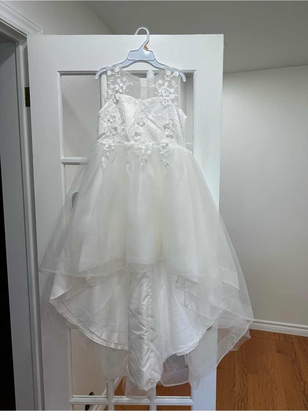 JJs House | Dresses | Jjs House White Floral Appliqu Tulle Highlow ...